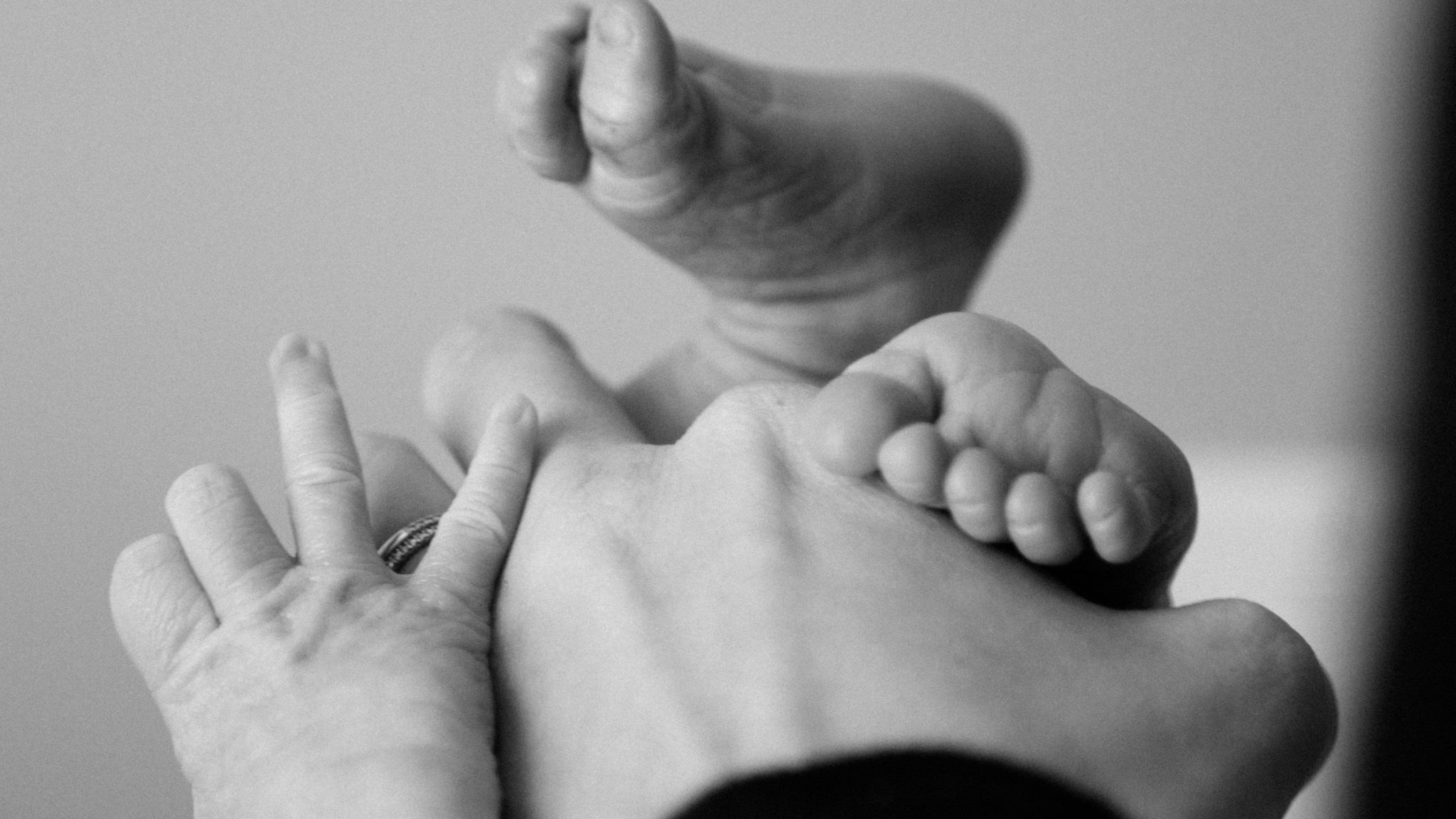 Why This Doctor Is Still Choosing Home Birth Aviva Romm MD why-this-doctor-is-still-choosing-home-birth-aviva-romm-md