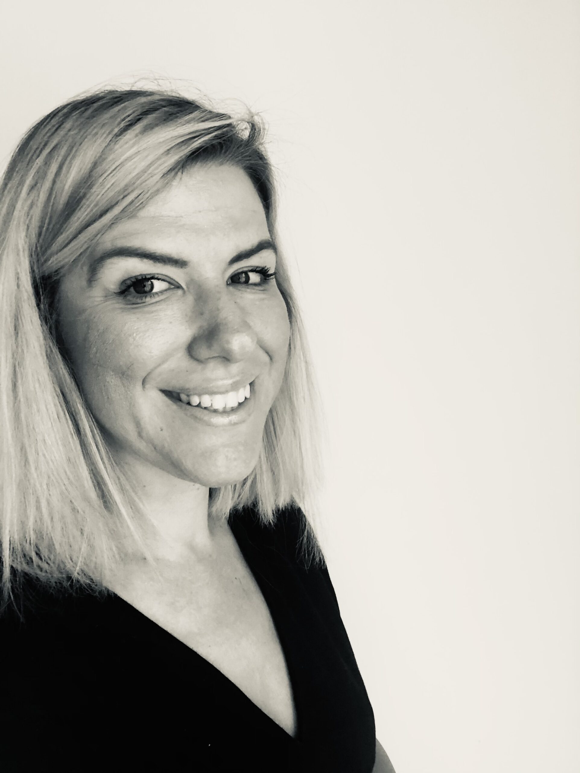 Ana Szabadszalasi, LN - Aviva Romm, MD